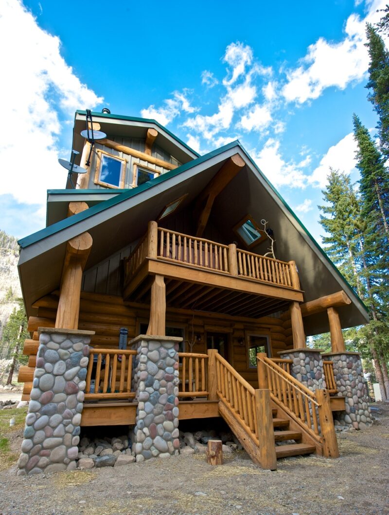 Photo Gallery of Custom Log Homes Built by Jeremiah Johnson